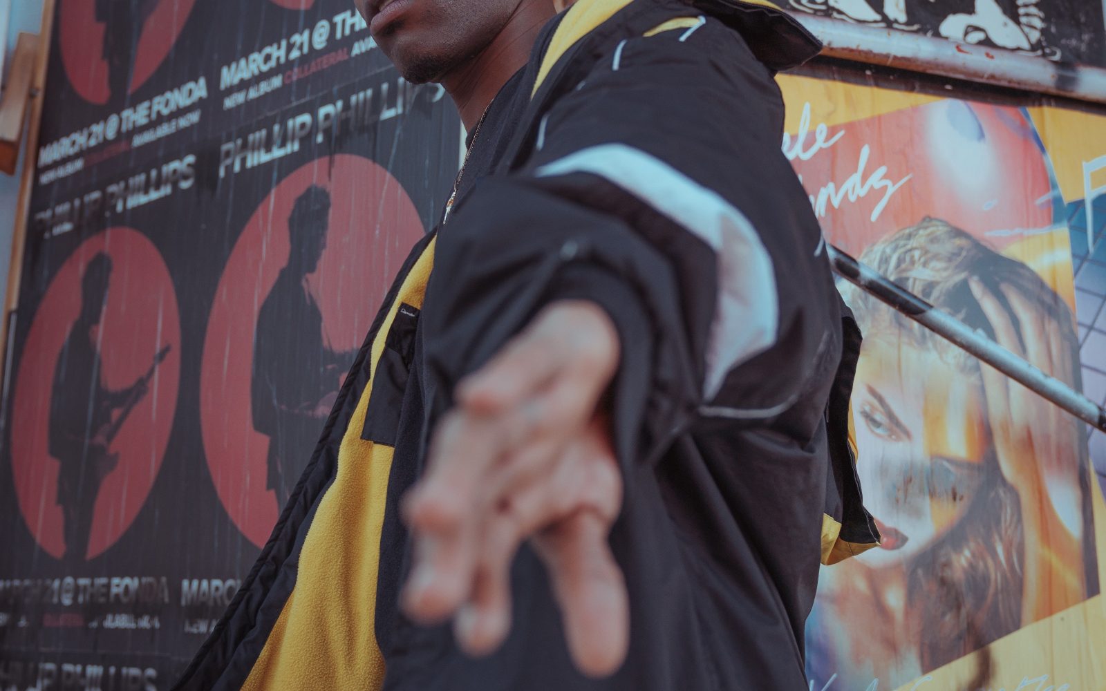 12 Clever Ways to Organize Your Book Collection - The Influencers